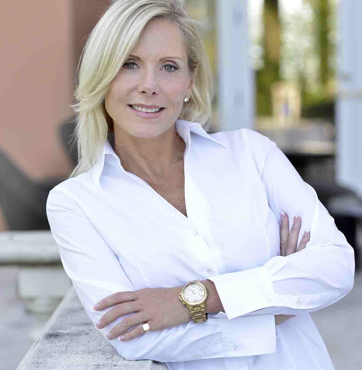 Home - Travel Editor and Divorce Coach